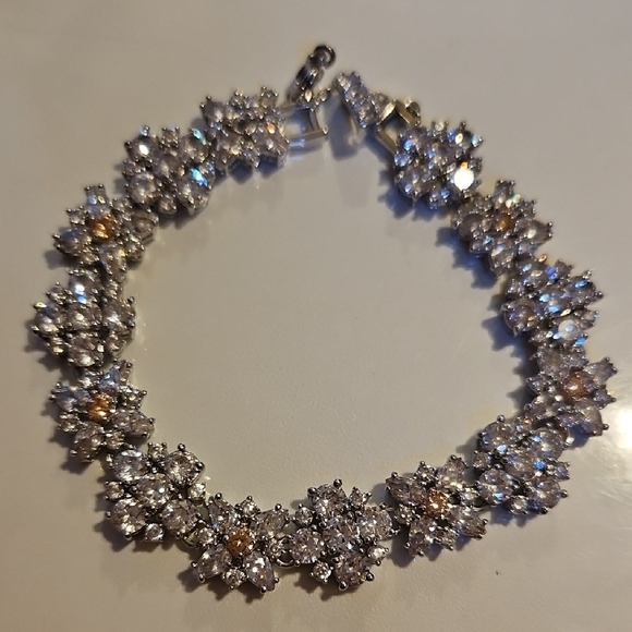 henri bendel | Jewelry | Henri Bendel Luxe Bracelet | Poshmark